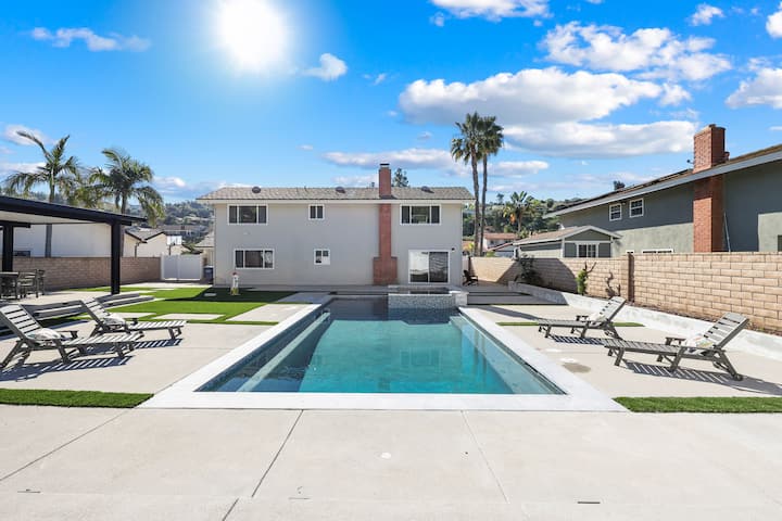 Peaceful Pool Resort-style Paradise - Pomona, CA