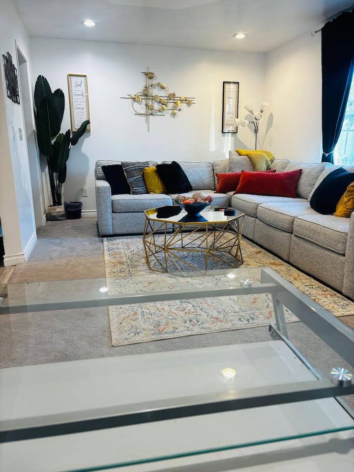 Private Fully Furnished 2b2b Apartment In Ontario - Ontario, CA
