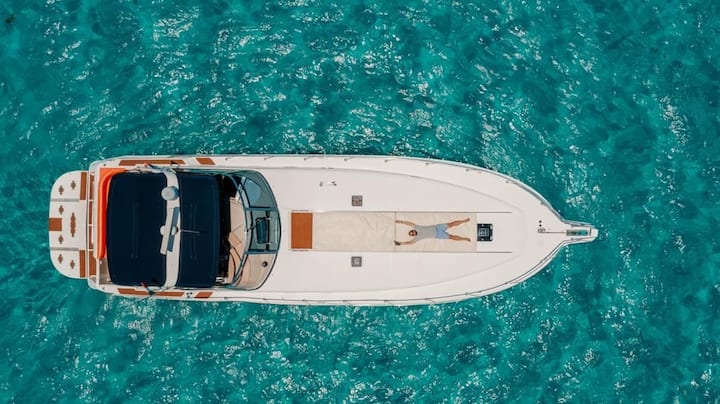 Contamos Con Más De 3,000 Barcos - Cancún
