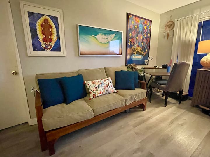 Look No Further! Family Home, Cats To Love! - Long Beach, CA