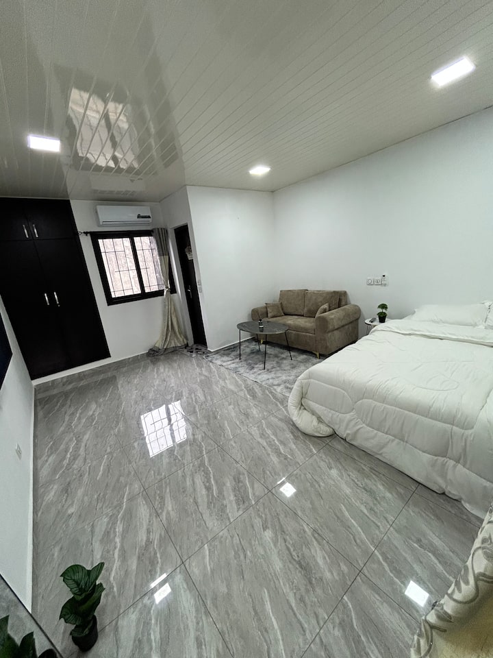 Ailleurs Chez Vous - Abidjan