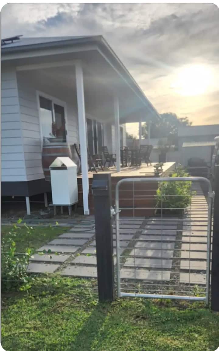 Craig's Place - Paxton