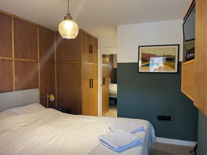 Stylish Self-contained Studio Near Central Bath - Bath