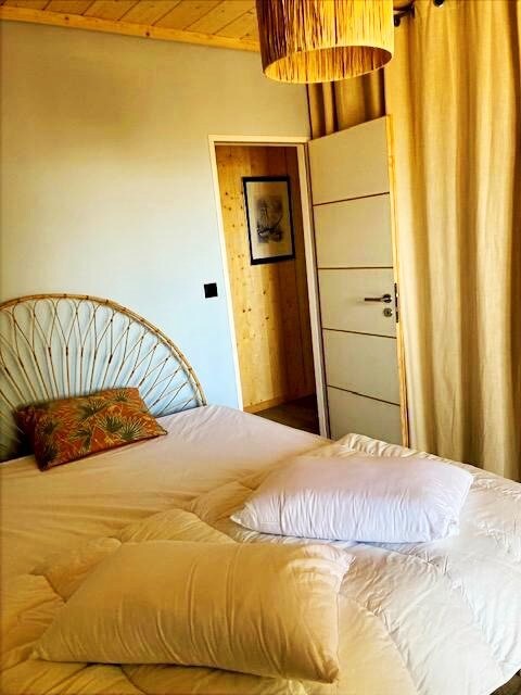 Wooden house on stilts, Plage de la Chambrette - Houses for Rent in Le ...
