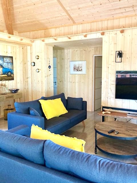 Wooden house on stilts, Plage de la Chambrette - Houses for Rent in Le ...