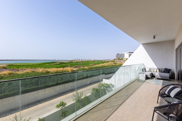 Luxury 4br Villa | Pool + Beach | Yas, Abu Dhabi - Abu Dhabi