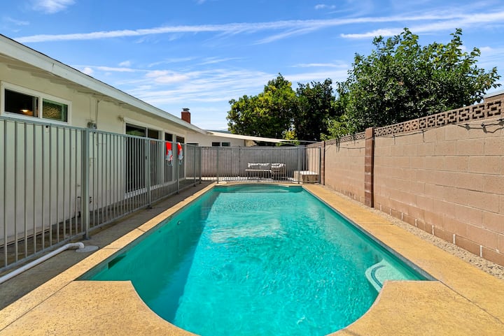 Pool -Zen Courtyard -Golf -Game Room Vaca Getaway - Garden Grove, CA