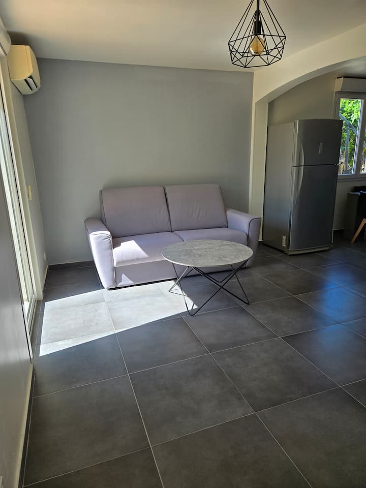 Bel Appartement En Rez-de-jardin - Fréjus