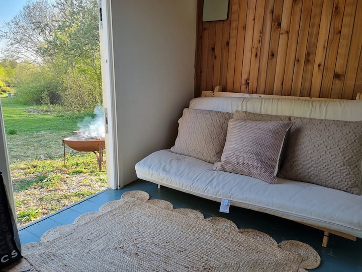 Small But Cosy Glamping Hut - Weston-super-Mare