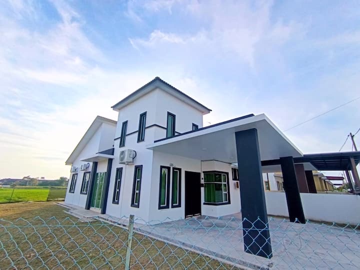 House 30 : 3509 Sqft Paddy View Private Yard Hsb - Alor Setar