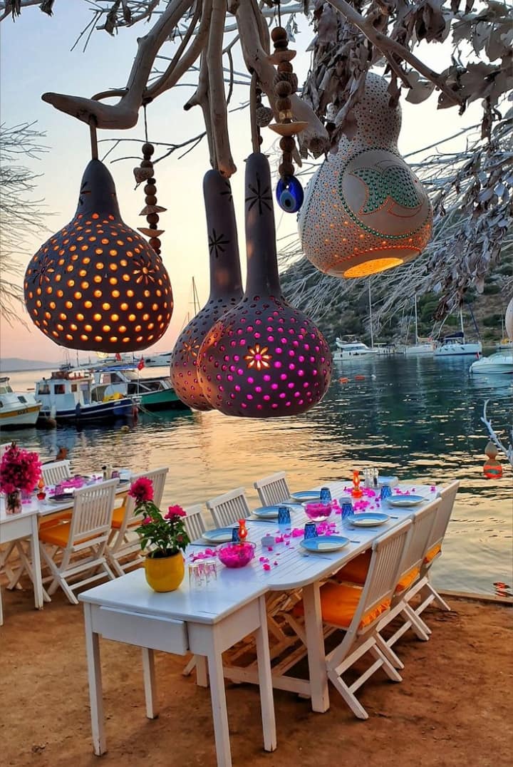 ÖZel Plaj Ve Tesis, Mavi Ve Yeşil Sizi Bekliyor. - Yalıkavak