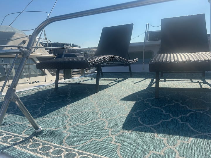 Suite On The Water - Baltimore, MD