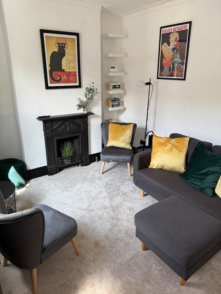 Cosy Terraced House With Patio - Chester
