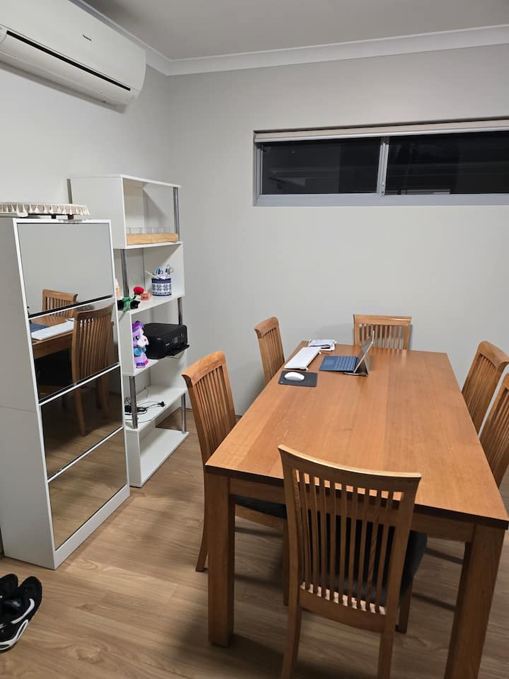 Stylish 2 Bedroom Apartment - Gosnells