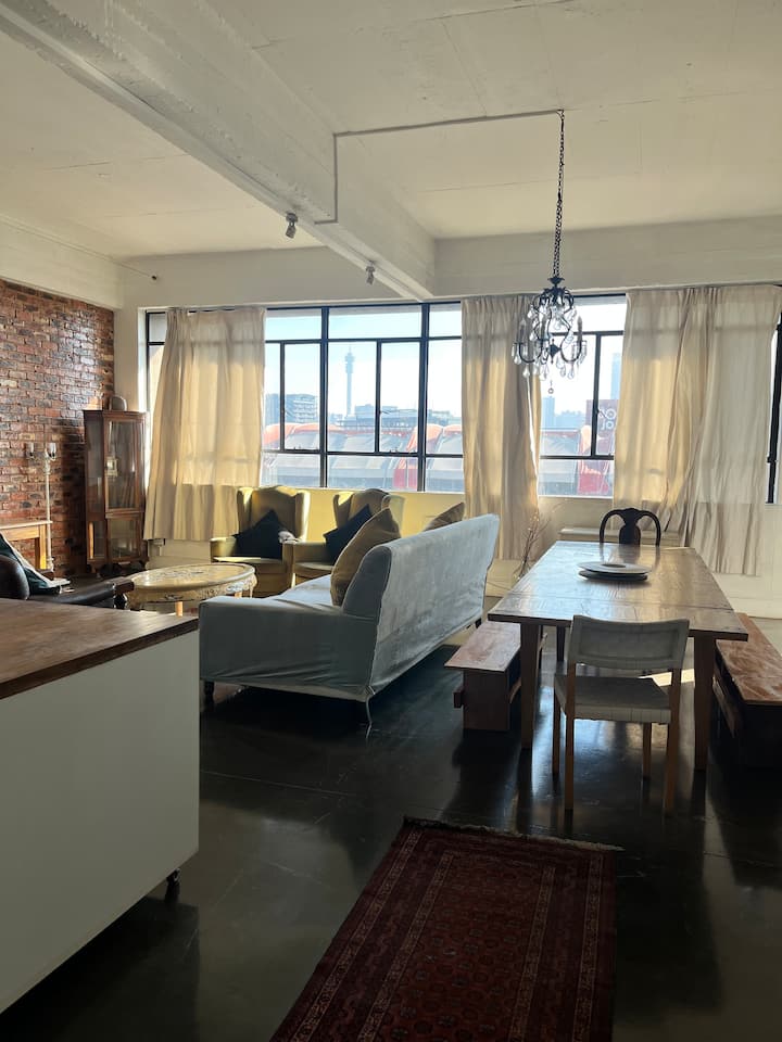 The Grand Antique City Loft - Johannesburg