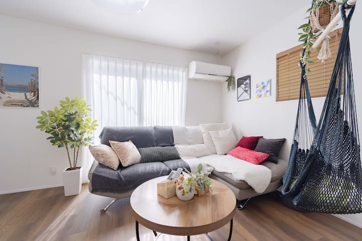 静かな一軒家110㎡／最大6ベッド8名／子供部屋／渋谷まで1駅・新宿15分・銀座池袋25分／渋谷拠点 - 渋谷区