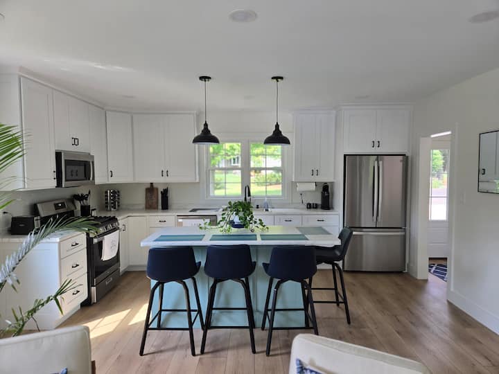 New Waterfront - Minutes From Hillsdale College - Sandy Beach, Hillsdale