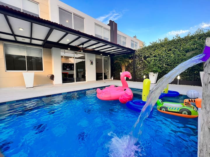Casa Nueva Con Piscina Privada - Flandes