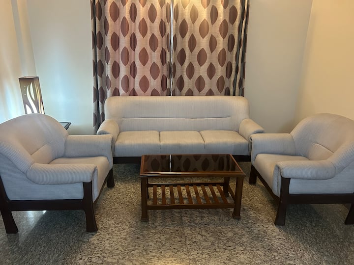 3 Bedroom Flat In Domlur - Bangalore