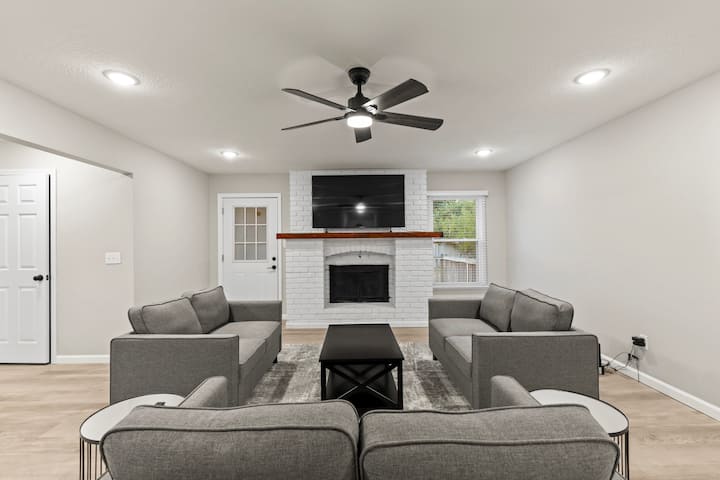 The Red Door Retreat - Springfield, MO