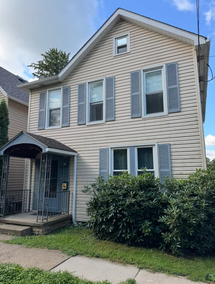 Quaint Home In Heart Of Ligonier - Ligonier, PA