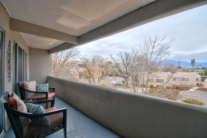 Condo By Golf Course – Tee Off! - Albuquerque, NM