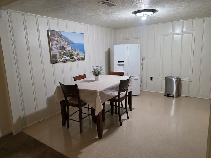 2 Bedroom 1 Bath Guesthouse - Baytown, TX