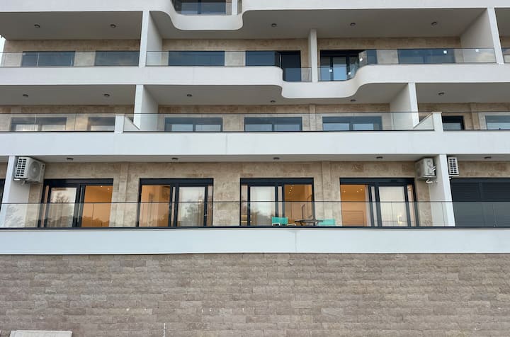 110qm Wohnung Mit Blick Ans Meer&swimmingpool - Montenegro