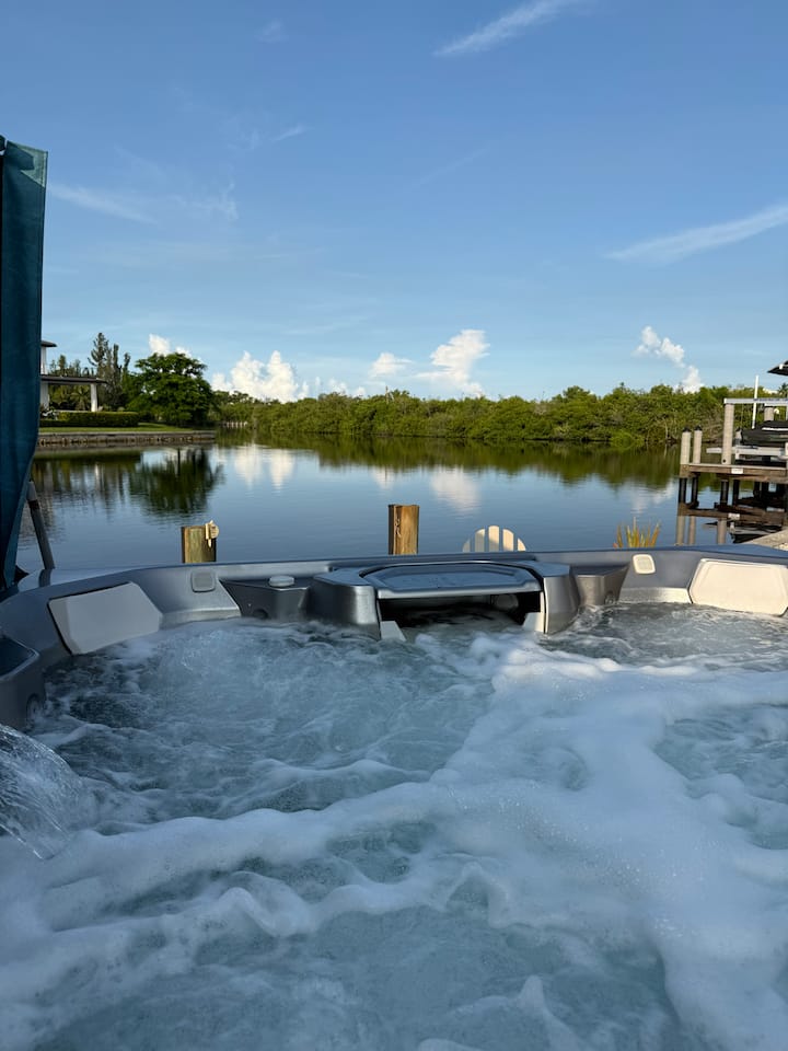 Bonita Beach, Boat Dock, Hot Tub And Fire Pit - Bonita Springs, FL