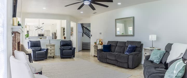 Huge Home, Big Backyard, King Bed, Sleeps 12 - Harker Heights, TX