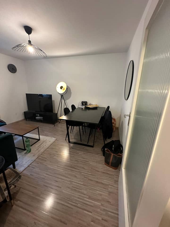 Zentrale Wohnung In Frankfurt - Frankfurt