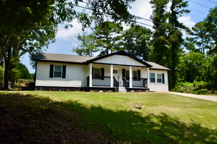Modern & Cozy Home Near Atlanta - Conyers, GA