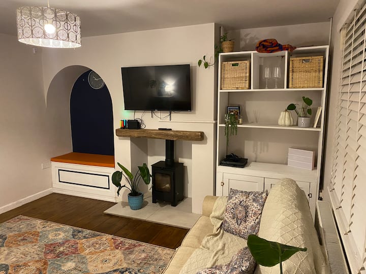 Family Home In Devizes - Devizes