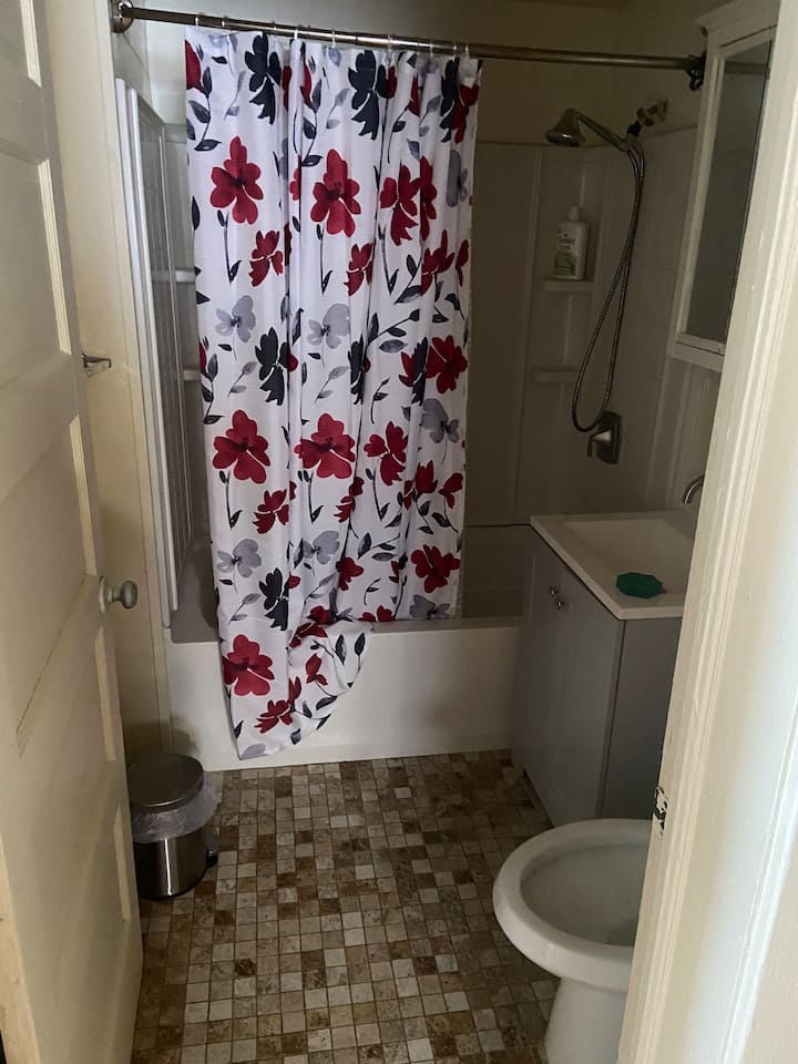 Apt With 3 Rooms - Syracuse, NY