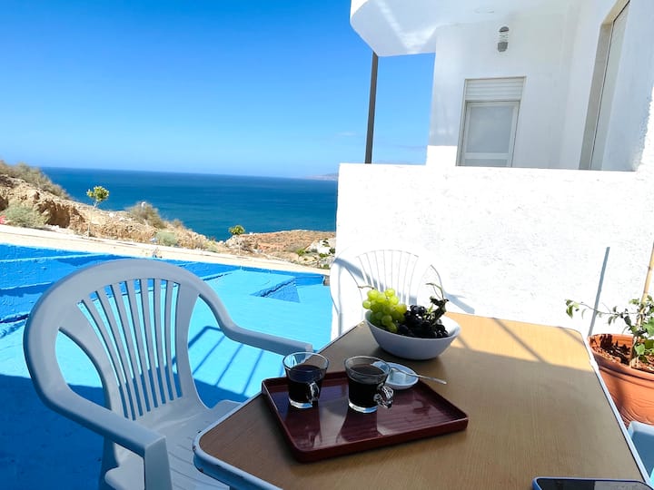 Luxurious Condo + 2 Romantic Patios/ Terrace - Al Hoceïma