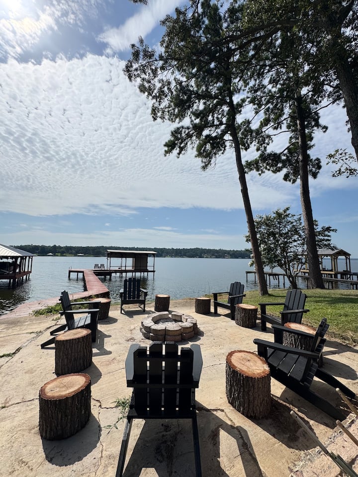 The Cozy Sabbath Lakefront Cabin - Waterpark at The Villages, Flint