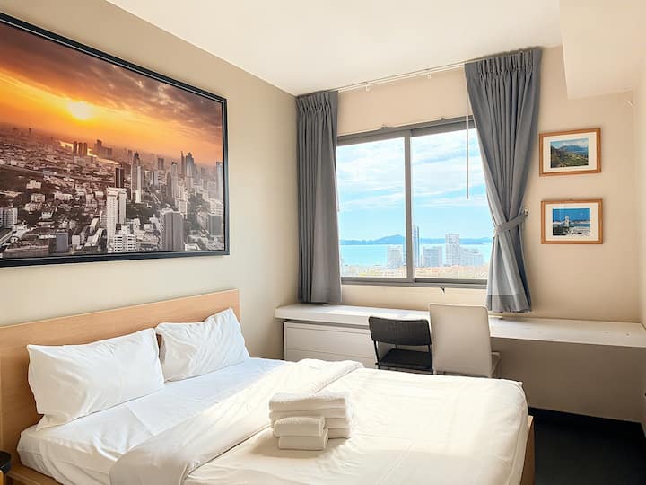 Unixx South Pattaya 32-storey High-rise Sea View / Two Swimming Pools / Rooftop Garden / Gym / 600 Metres From The Walking Street - Pattaya