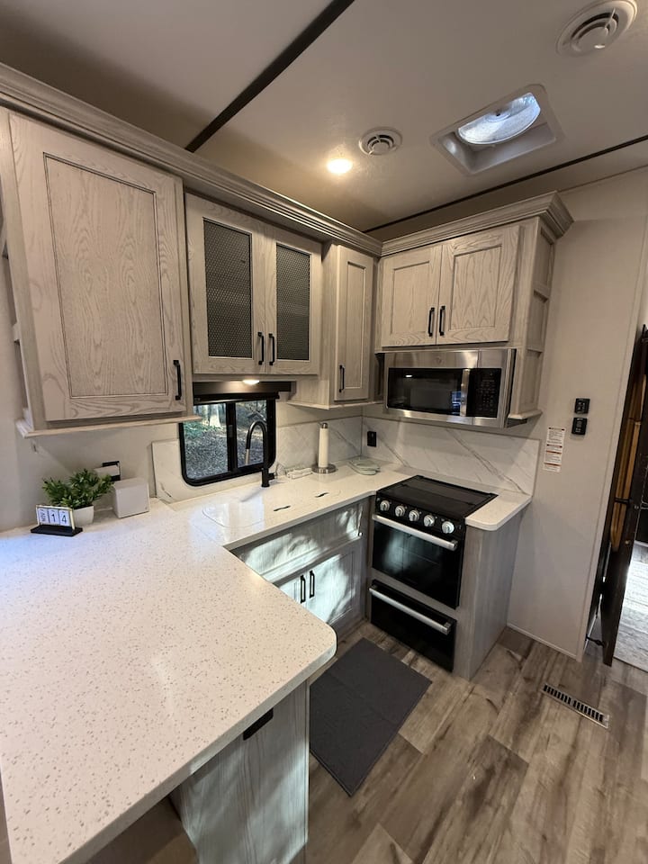 Basecamp Cozy Living W/delivery - 漢普頓