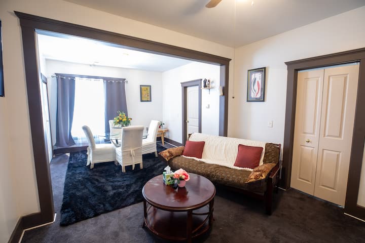 Stylish Westside Detroit Apartment | Local Art - Southfield, MI
