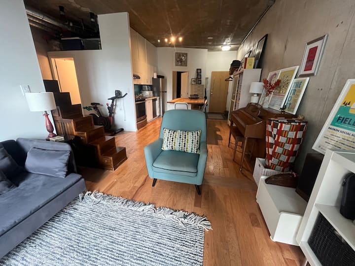 Cozy Loft Near Ossington Strip -West Queen West - Toronto, ON