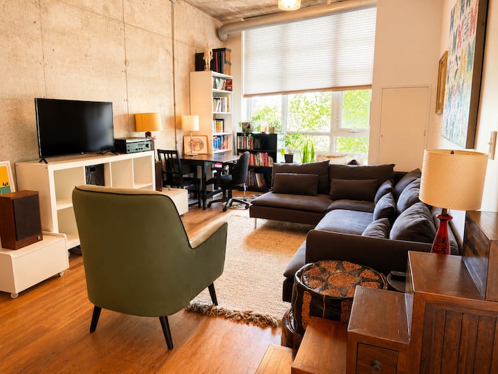 2br Loft | Queen + Loft Bed | West Queen West - Toronto