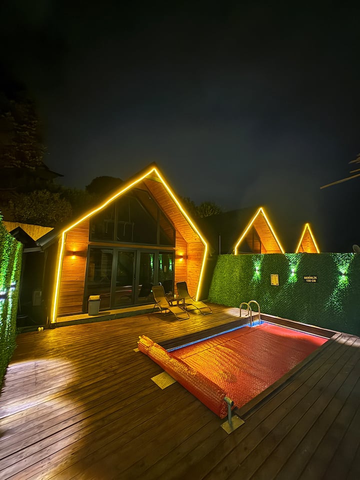 Isıtmalı Havuzlu Göl Manzaralı 2+1 Bungalov - Sapanca