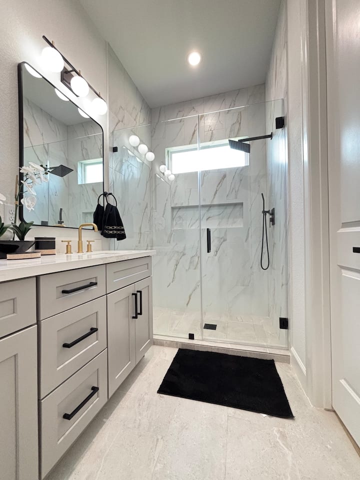 Dej’s Modern Retreat| Houston Tx - Houston, TX