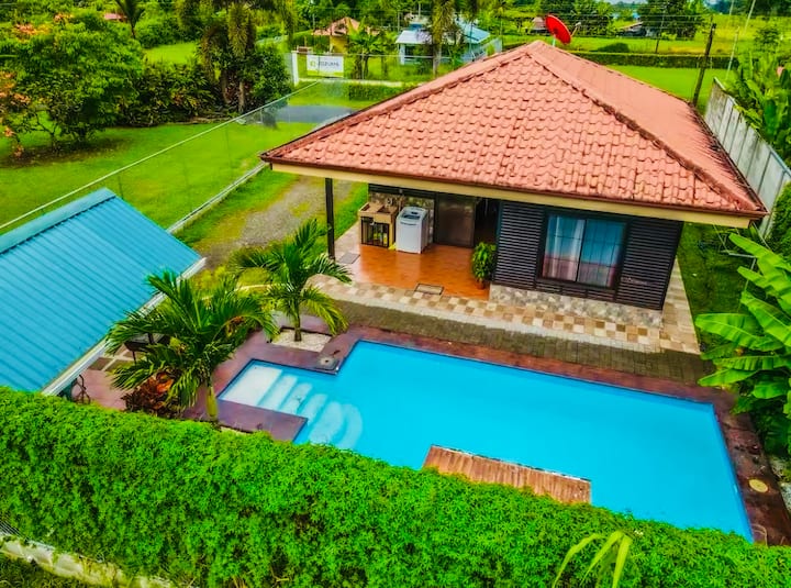 Full House | 24 Hr Private Pool | 2kmfortuna | Bbq -