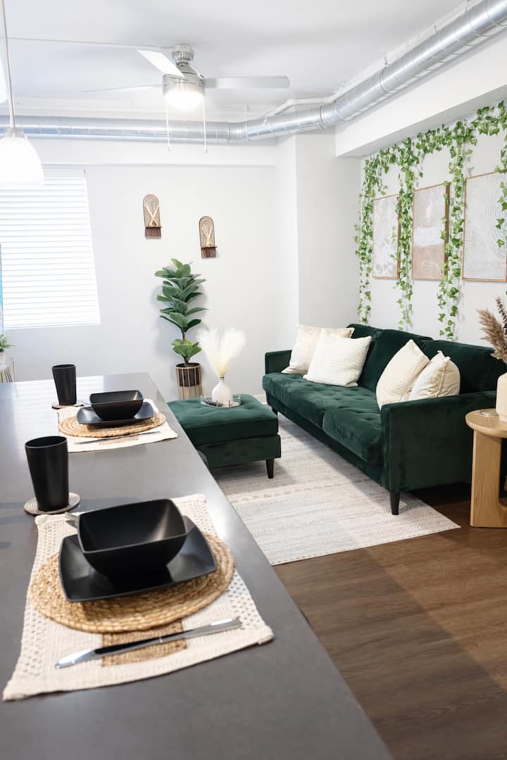 “Stylish Atl Stay • Free Wine, Snacks, & Parking - Atlanta, GA