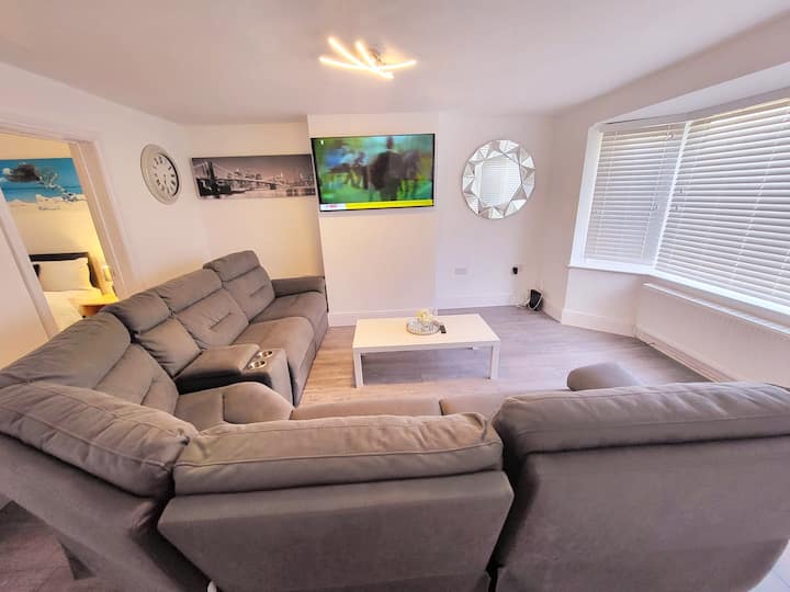 Clifton 4 Bedroom (Entire) House With Free Parking - Nottingham