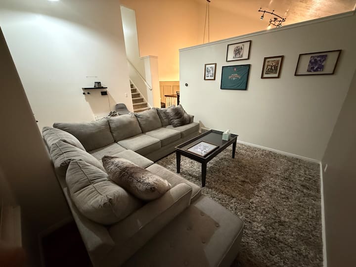 Full-package Layton Home (3-bed/ 3-bath) - Layton, UT