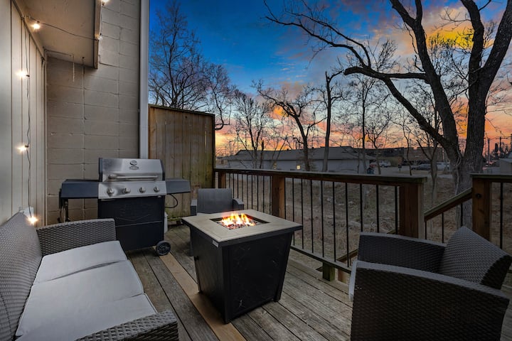 Ride ‘N Vibe|firepit*grill*darts - ベントンビル, AR