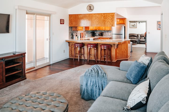 Hank’s Place! A Warm & Cozy Mountain Getaway! - Tehachapi, CA