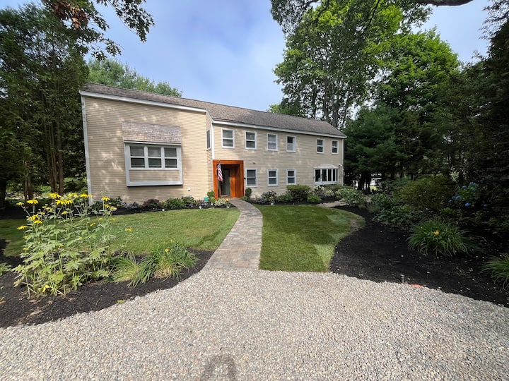 Sippewissett 5 Bdr 4.5 Bath - Falmouth, MA